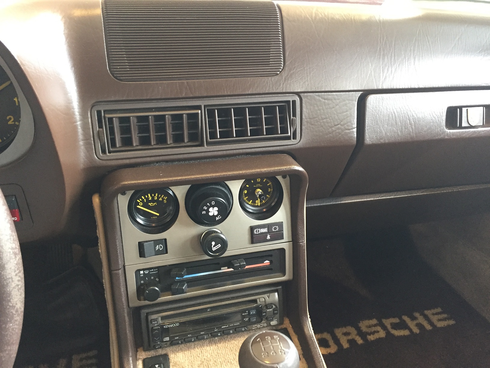 » 1984 Porsche 944 – Sold Vintage Motors of Lyons